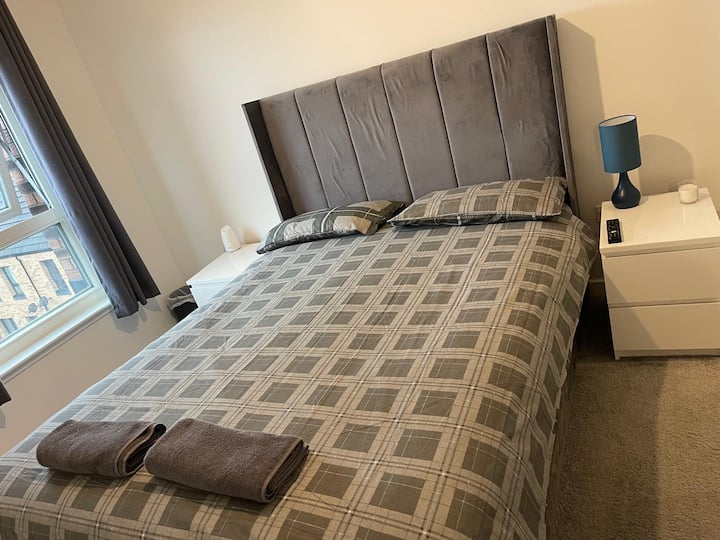 En-suite Double Bedroom - South Queensferry
