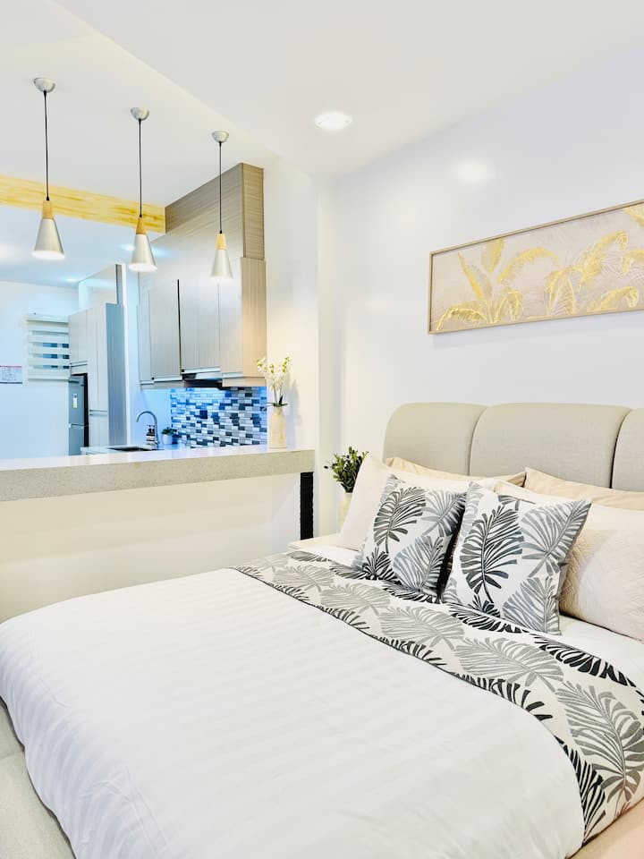 Unit 102: Studio Unit - A Smart Living Haven - Angeles