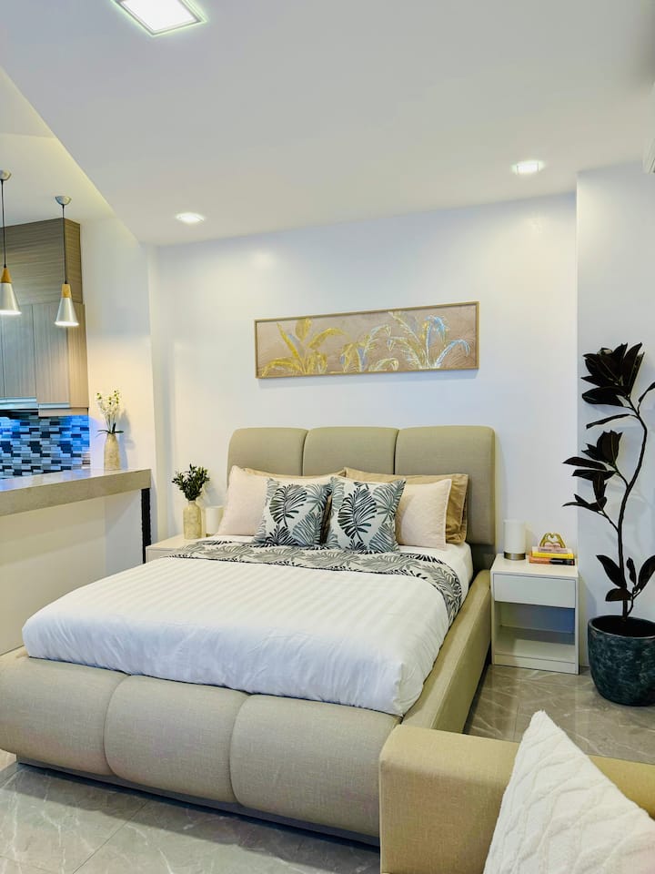 Unit 102: Studio Unit - A Smart Living Haven - Angeles