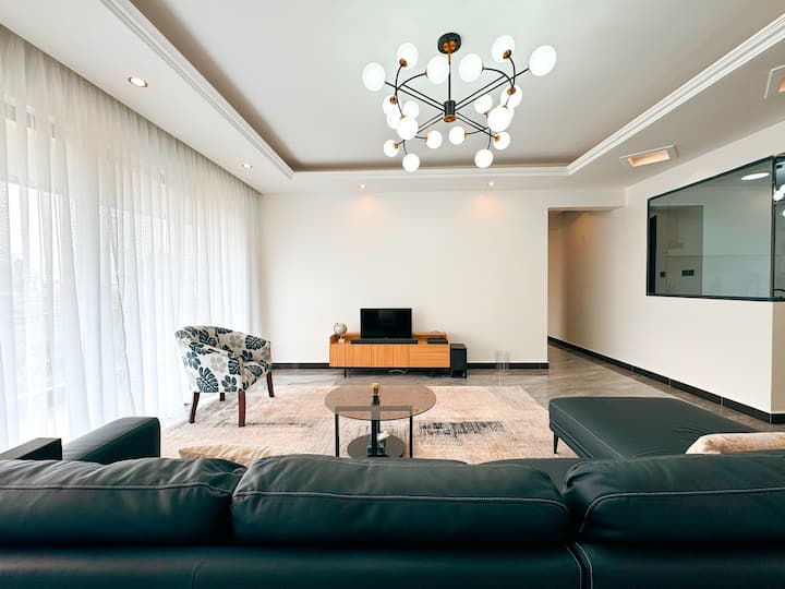 A Private En-suite Room In A 3-br Apt, Lavington - Nairobi