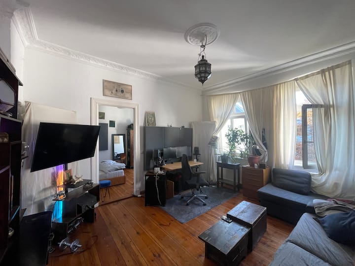 Quite Located 50 Sqm 2 Room Apartment - Berlin