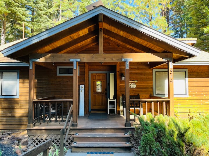 Almanor Oasis On Golf Course! - Chester, CA