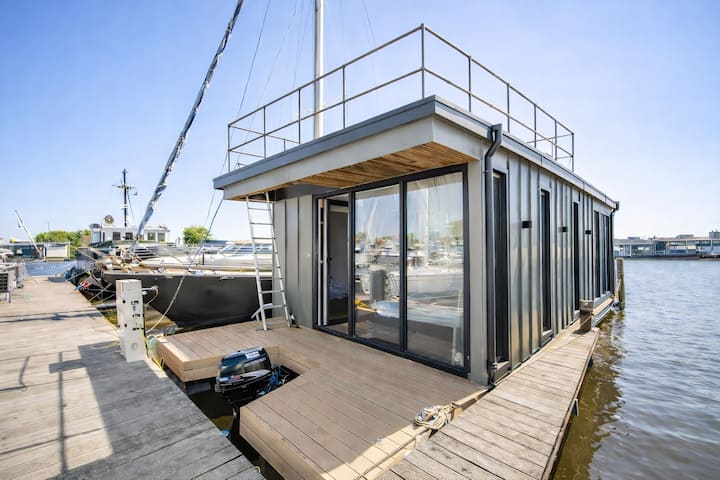 Unieke Houseboat Op Het Water Met Ruim Dakterras - Zaandam