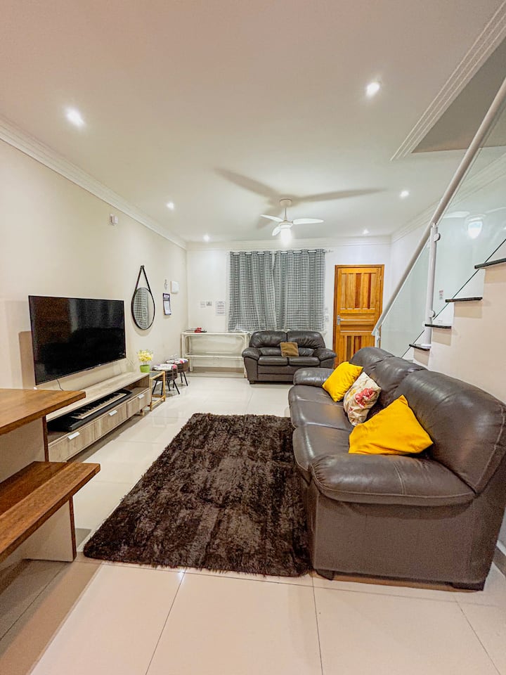 Casa Confortável Em Guarujá 2km Da Praia - Guarujá