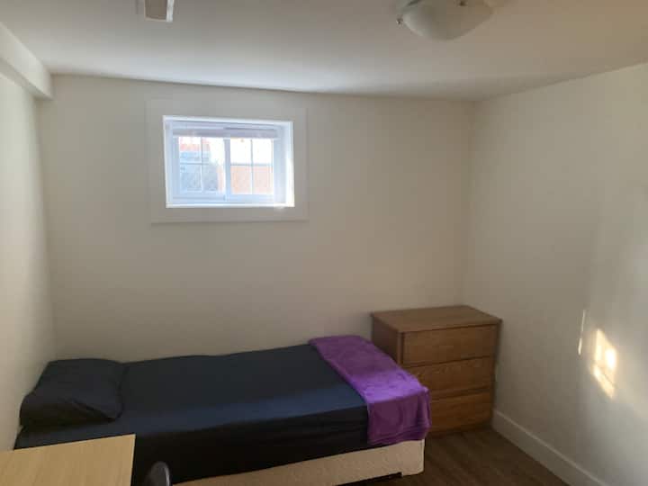 Clean Comfy Room Nearby Lakehead - Thunder Bay