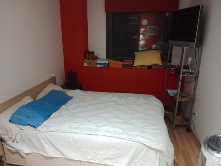 Amplia Habitación Con Baño. - Bétera