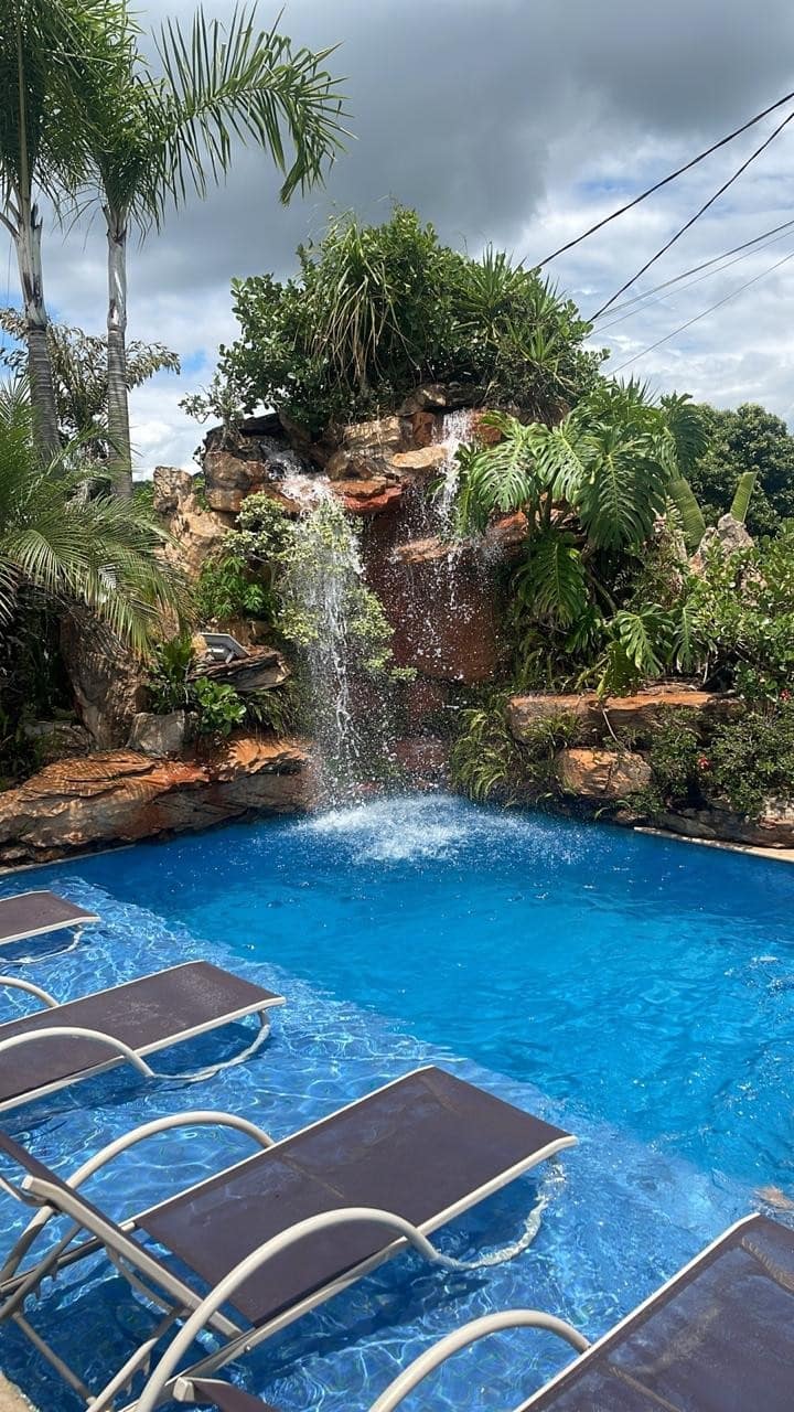 Casa Com Cachoeira, Sauna, Ar, E Jacuzzi! - Capitólio