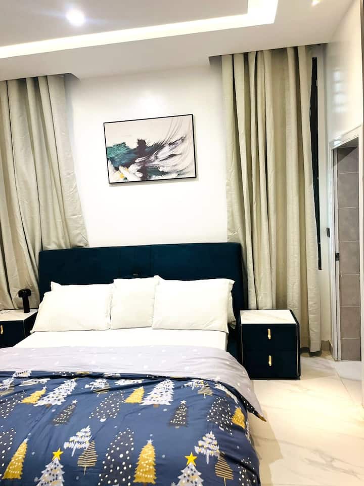 Airside Studio Suit / Pool/ Gym - Accra