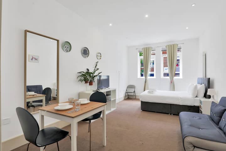 Large Studio Near Brick Lane & Tower Bridge - London