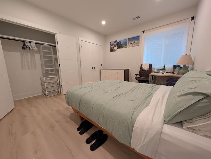 Oak House Basement Guestroom - Dedham, MA