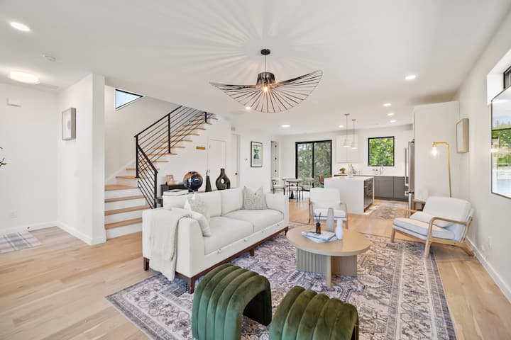 Luxury Rooftop – Sleeps 10, Downtown Raleigh - Raleigh, NC