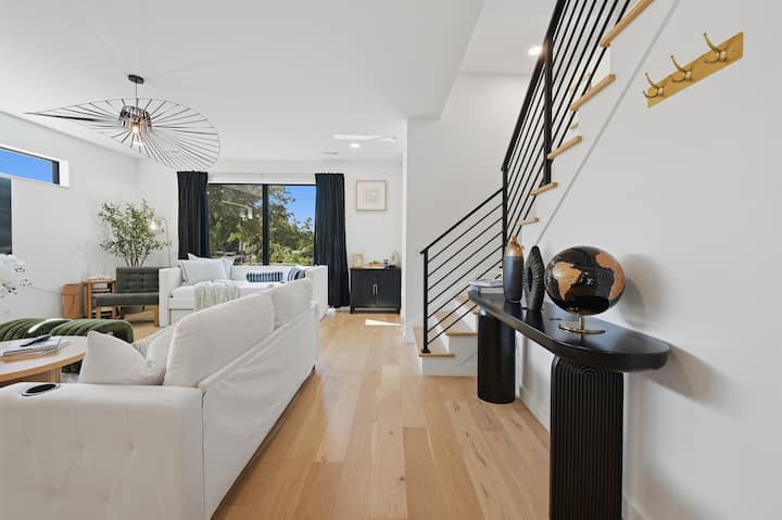 Luxury Rooftop Sleeps 15 Downtown Raleigh - Raleigh, NC