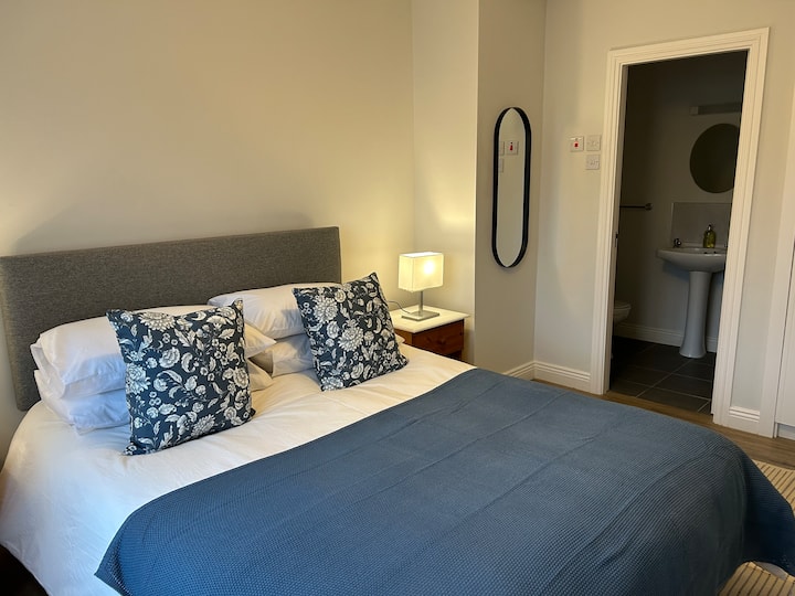 The Perfect Place - Ennis