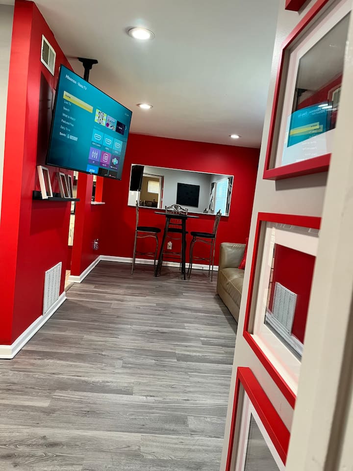 Red Diamond In The Bluff Close To Covention Center - Memphis, TN