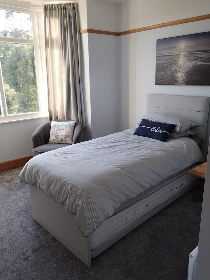 Single Bedroom In A Lovely Home - Bournemouth