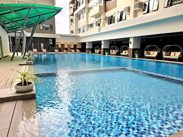 New Modern Condo (Pool Level) Near It Park - Cebu City