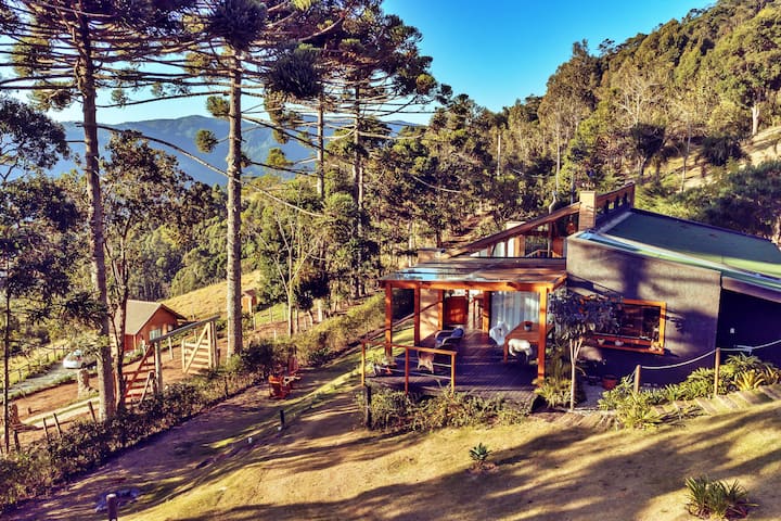 Casa Nas Montanhas C/ 4 Suítes, Piscina E Lareira - Brasil