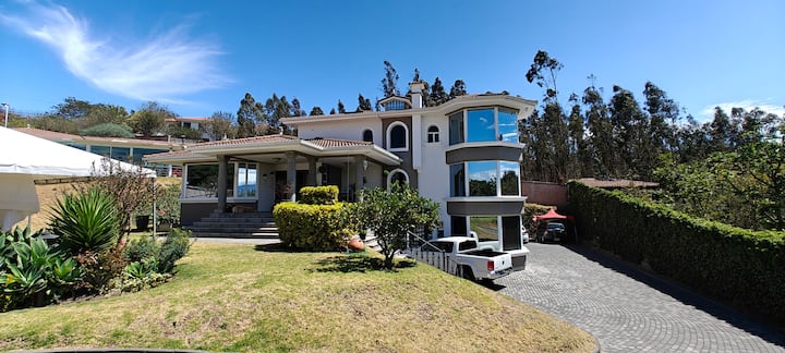 Nayon Mediterranean House - Quito