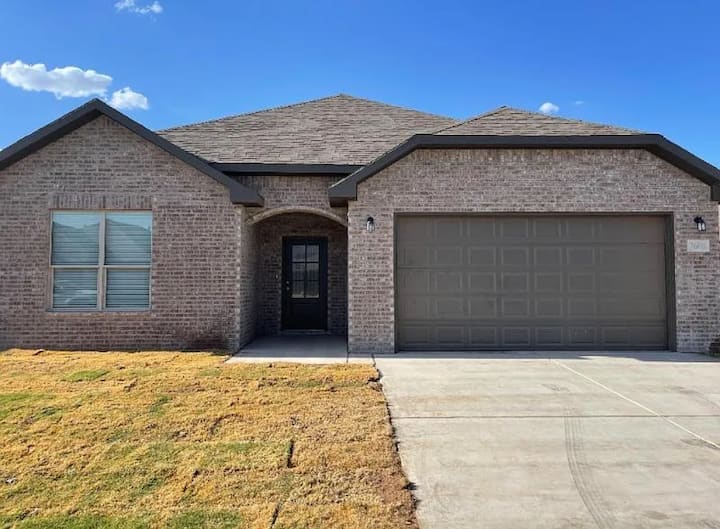 4 Bedroom Near Ttu & Hospitals - Lubbock, TX