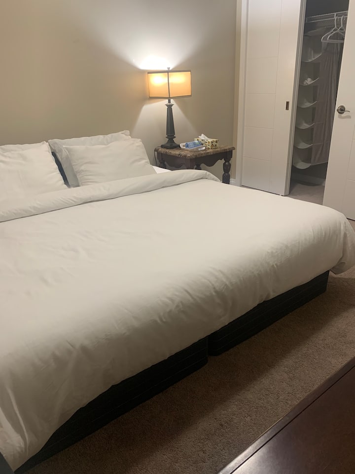 Kingbed Total3adults,kids, Complimentary Breakfast - Airdrie