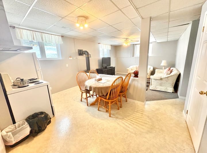 Elegant Spacious Private Unit With Free Parking - Ottawa