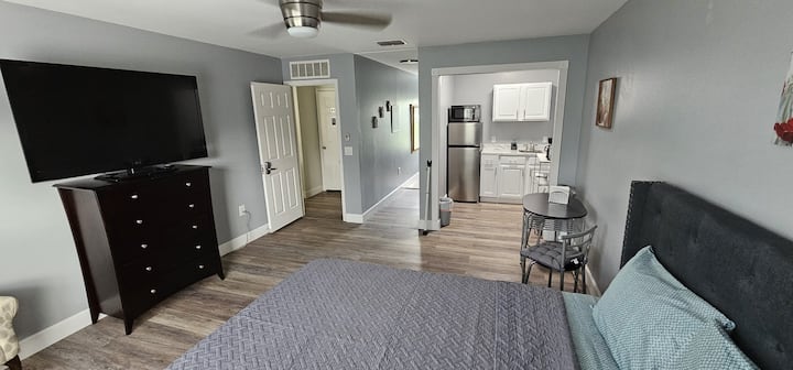 Sky Studio. Only One Person - Ocoee, FL