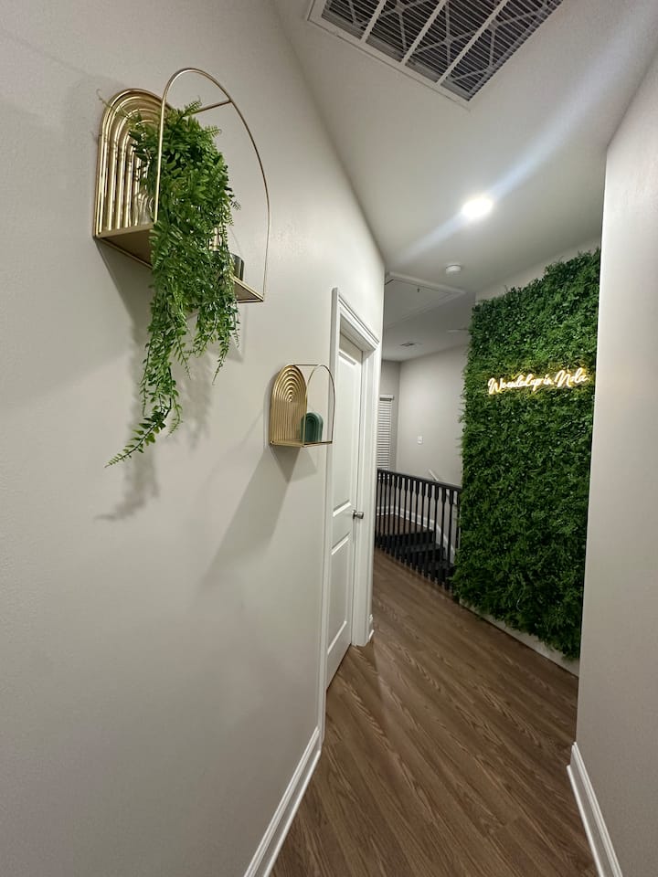 Luxe Loft
2bedroom Upstairs Duplex - Metairie, LA