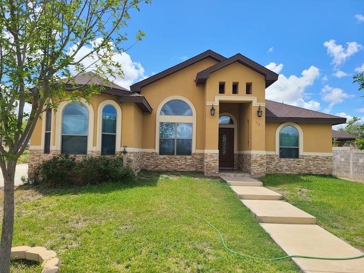 Spacious Home Close To Casino - Chula Vista, TX