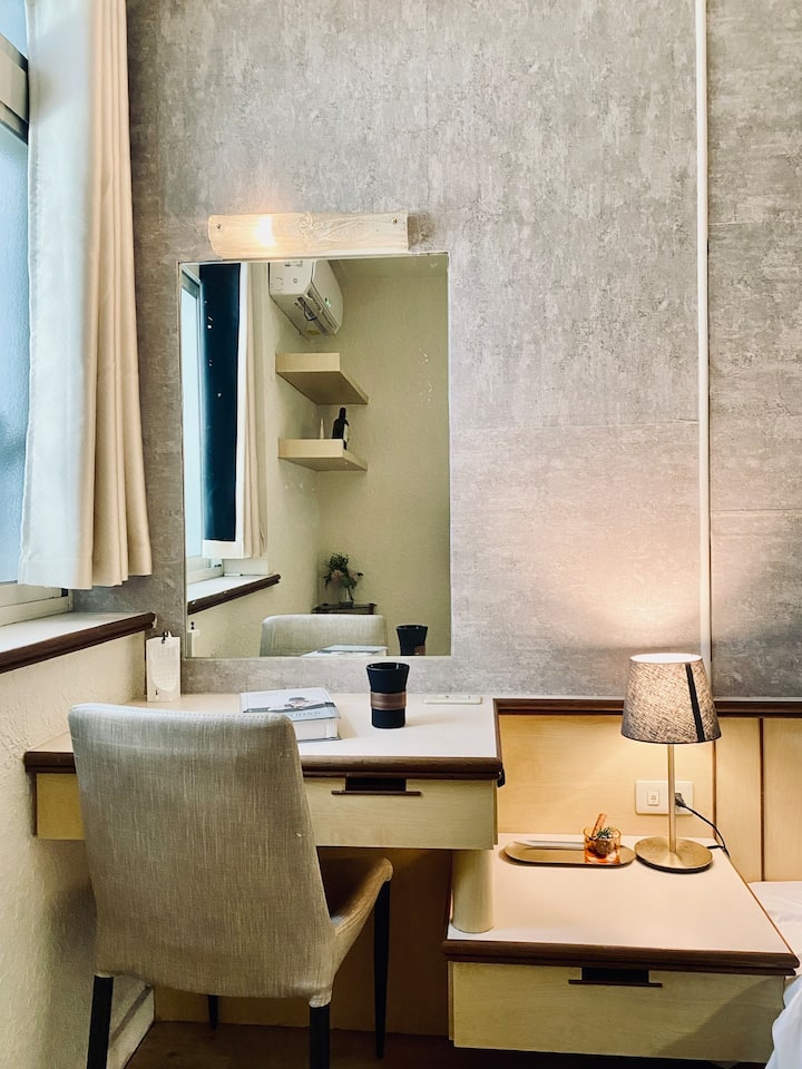 小窩/Roomb/板橋火車站/走路5min/新北耶誕城/聖誕節/高鐵/機場捷運/大遠百/假日市集 - Taipei