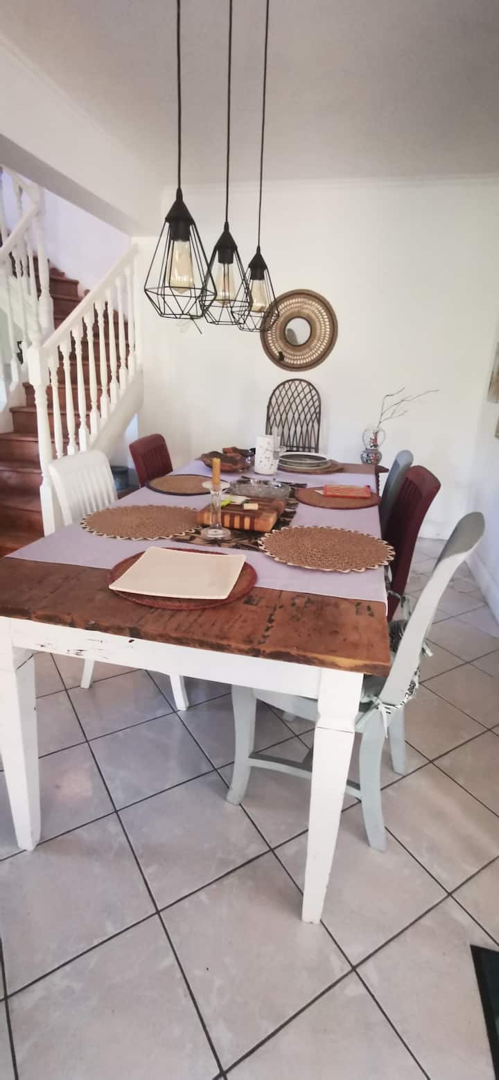 Gîte Spacieux Et Confortable - Coutras