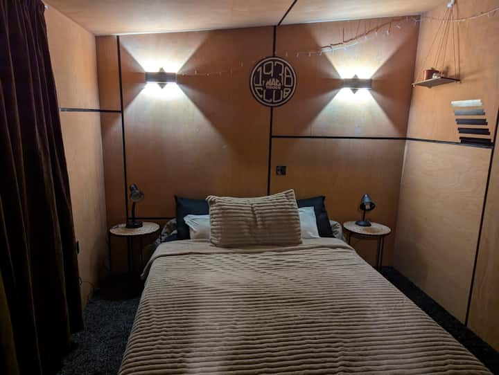 Converted Shed Near Manchester - Bury
