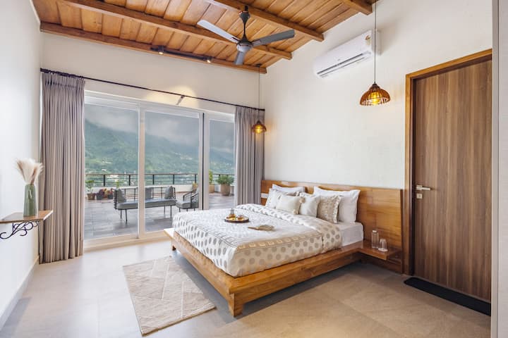 Elivaas Villa |1 Bhk Near Bhimtal Lake | Terrace - Bhimtal