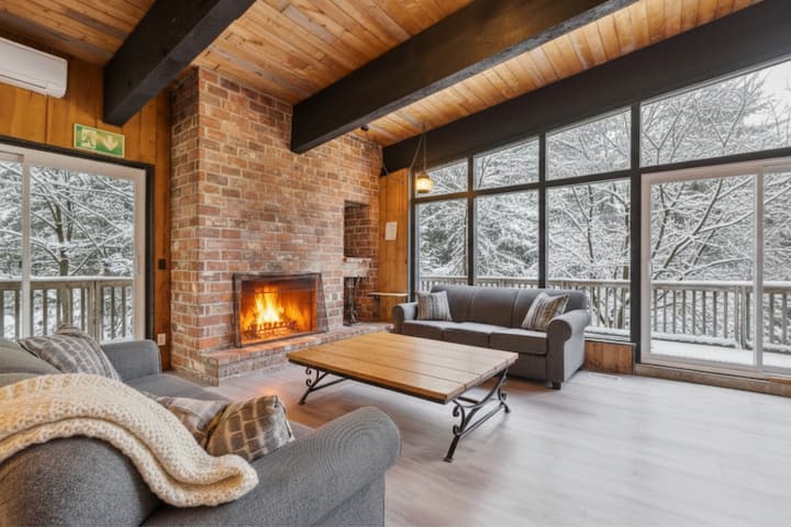 Blue Birch Lodge: Sleeps 16 + Minutes To Village - Town Of The Blue Mountains