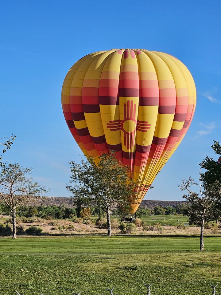 Safe Cozy Private Backyard Rv - Albuquerque, NM