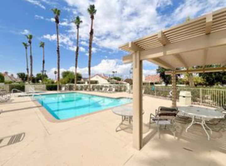 Relax, Swim, Enjoy Mountain View - California