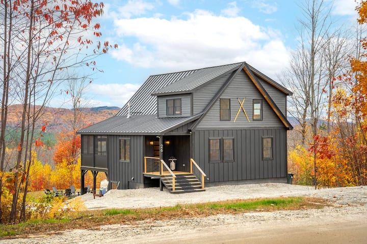 New Chalet W/ Views + Hot Tub, Dogs Ok, Sleeps 13 - Bethel, ME