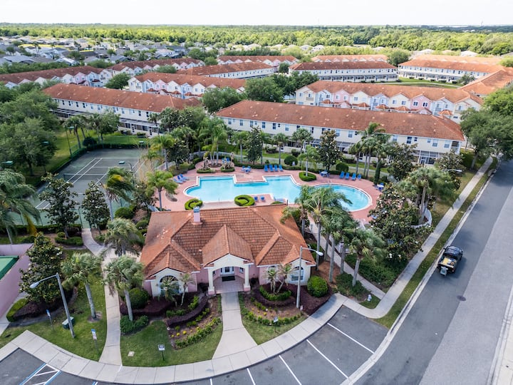 Magical Townhouse Near Disney With Private Hot Tub - Kissimmee, FL