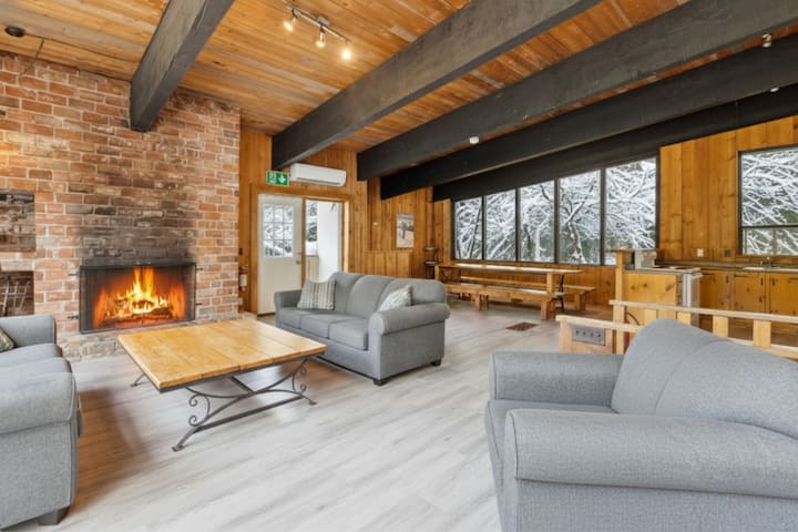 Birch Hollows Lodge: Sleeps 16 + Minutes To Blue - Collingwood