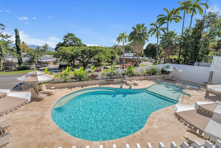 Macrossan Magic: A Boutique Tropical Resort - Port Douglas
