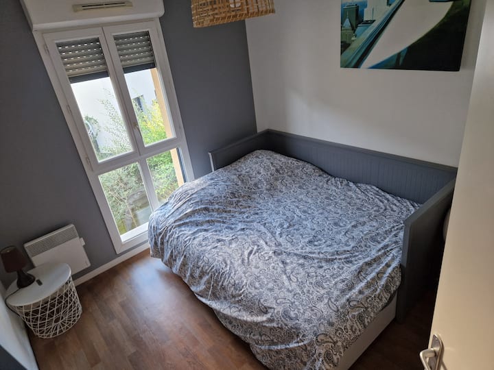 Chambre Dans Une Maison - Cenon