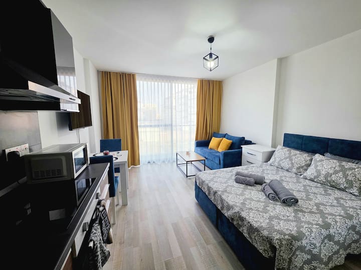 Famagusta City Gem: Studio With Pool Access - Famagusta