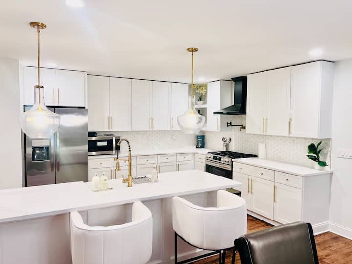 La Grande Maison Blanche 5 Bedrooms4 Baths Sleep12 - Atlanta, GA