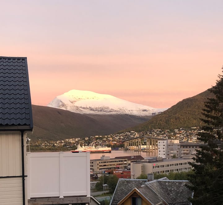 Sentrumsnær Leil.
59 Kvm,
Rolig Gate Med Utsikt. - Tromsø