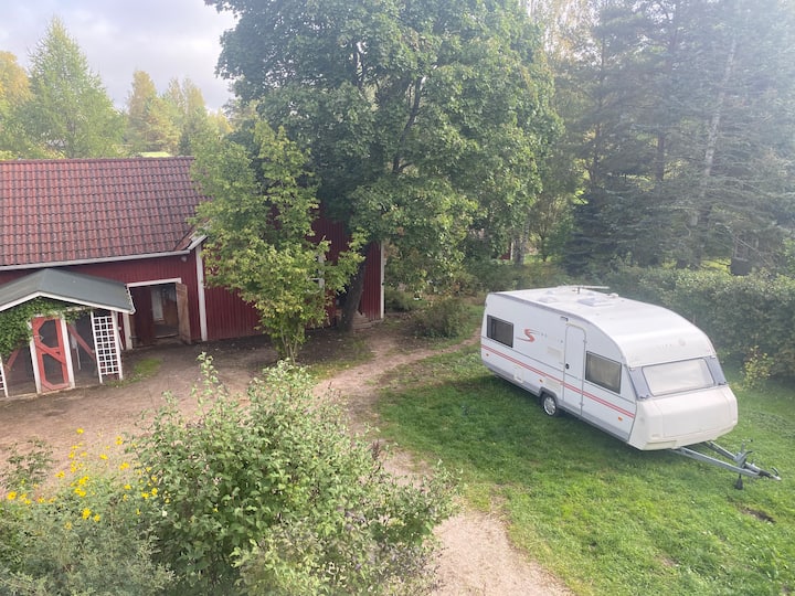 Asuntovaunuilu Maaseudulla - Vihti