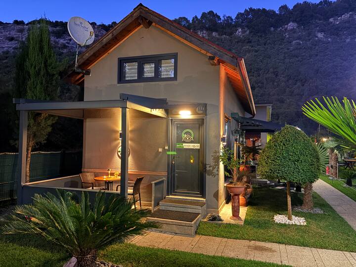Nehir Kenarı,müstakil Girişli,jakuzili Mini Villa. - Şile