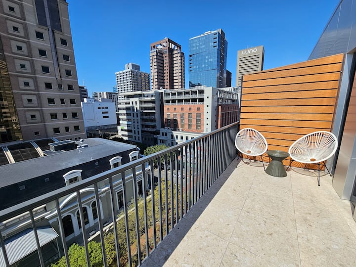 Spacious Studio With Balcony & Fab Views! - Kapstadt