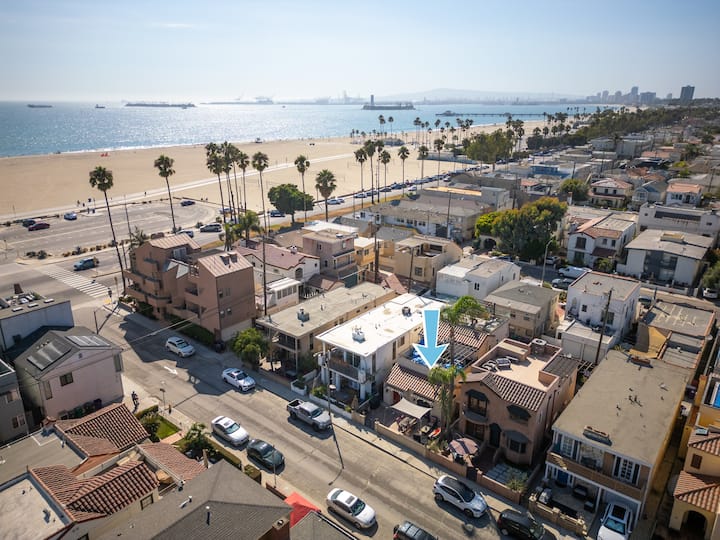 Steps To The Sand, 3 Bdrm Gem! - Seal Beach, CA