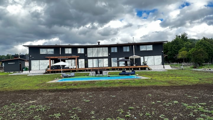 Twin Houses Pucon. Large Groups. - Chili