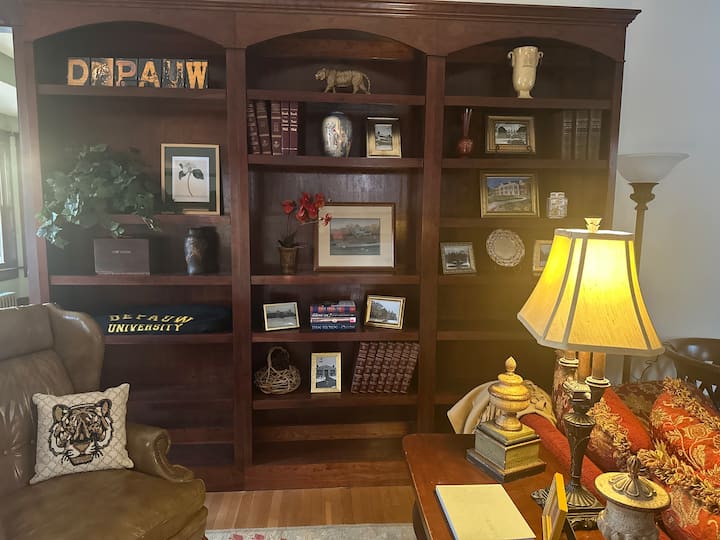 The Trillium House At Depauw - 4/5 Br 3.5 Ba - Cloverdale, IN