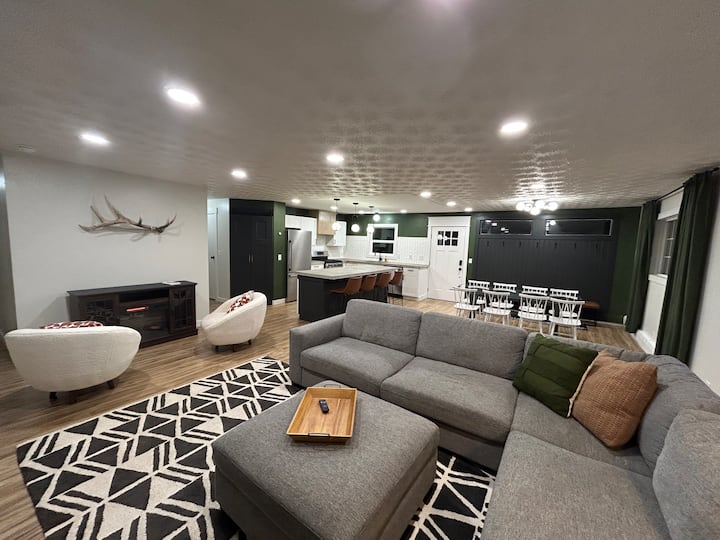 Newly Renovated Anchorage Home - Anchorage, AK